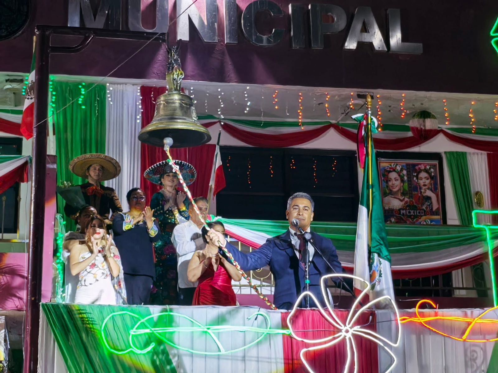 Ángel R. Cabada celebró con orgullo el 215 Aniversario del Grito de ...